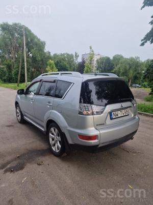Mitsubishi Outlander 2010 Rīga, ar dzinēja tilpumu 2.40 L un nobraukumu 180 tūkst. km par 4250 €, foto 3 vietnē AUTOMOTO.COM.LV
