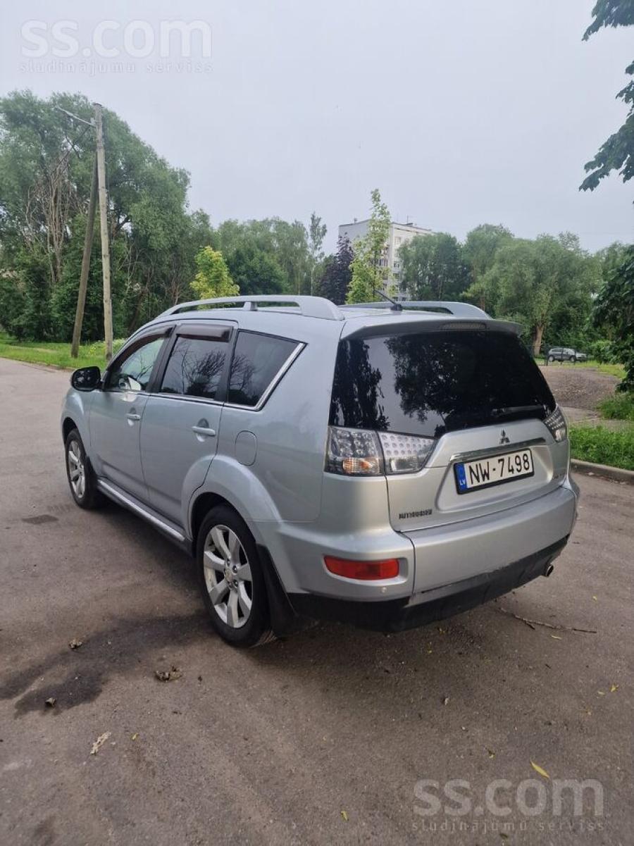 Mitsubishi Outlander 2010 Rīga, ar dzinēja tilpumu 2.40 L un nobraukumu 180 tūkst. km par 4250 €, foto 3 vietnē AUTOMOTO.COM.LV