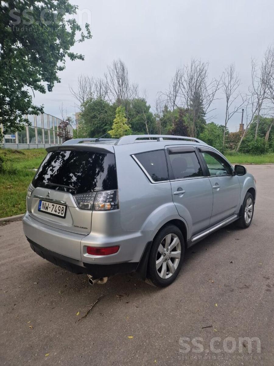 Mitsubishi Outlander 2010 Rīga, ar dzinēja tilpumu 2.40 L un nobraukumu 180 tūkst. km par 4250 €, foto 4 vietnē AUTOMOTO.COM.LV
