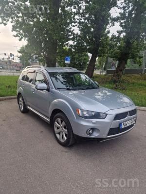 Mitsubishi Outlander 2010 Rīga, ar dzinēja tilpumu 2.40 L un nobraukumu 180 tūkst. km par 4250 €, foto 5 vietnē AUTOMOTO.COM.LV