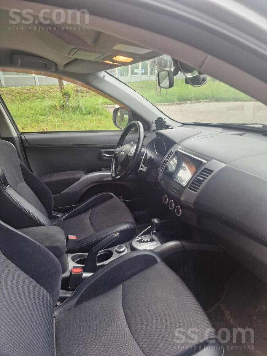 Mitsubishi Outlander 2010 Rīga, ar dzinēja tilpumu 2.40 L un nobraukumu 180 tūkst. km par 4250 €, foto 6 vietnē AUTOMOTO.COM.LV