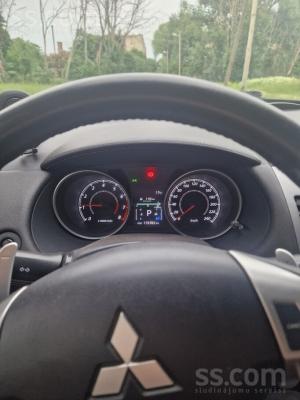 Mitsubishi Outlander 2010 Rīga, ar dzinēja tilpumu 2.40 L un nobraukumu 180 tūkst. km par 4250 €, foto 9 vietnē AUTOMOTO.COM.LV