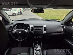 Mitsubishi Outlander 2010 Rīga, ar dzinēja tilpumu 2.40 L un nobraukumu 0 tūkst. km par 2990 €, foto 6 vietnē AUTOMOTO.COM.LV