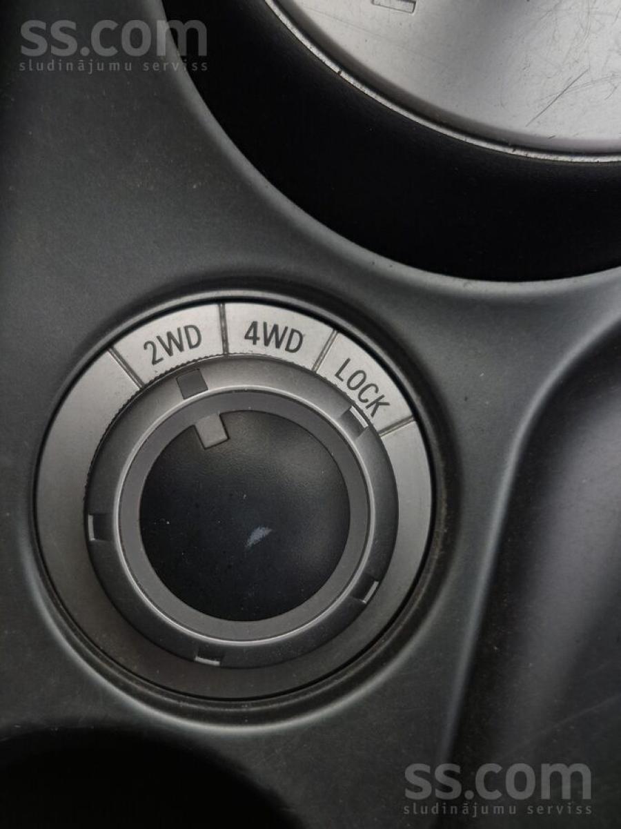 Mitsubishi Outlander 2010 Rīga, ar dzinēja tilpumu 2.40 L un nobraukumu 0 tūkst. km par 2990 €, foto 9 vietnē AUTOMOTO.COM.LV