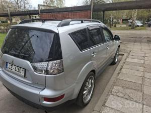 Mitsubishi Outlander 2010 Rīga, ar dzinēja tilpumu 2.40 L un nobraukumu 253 tūkst. km par 3550 €, foto  vietnē AUTOMOTO.COM.LV
