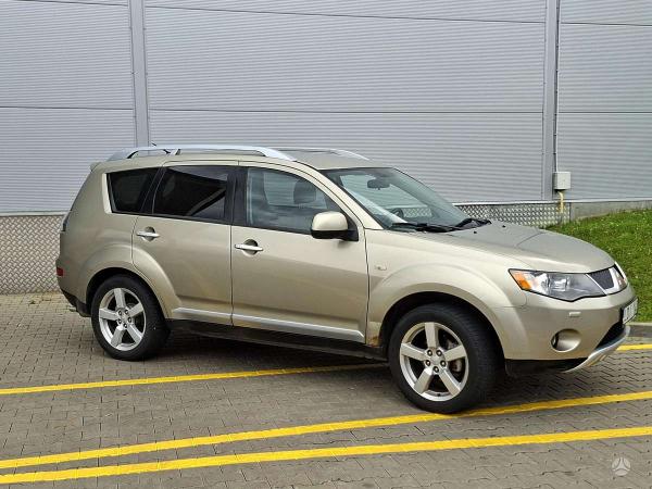 Mitsubishi Outlander 2010 Viļņa, ar dzinēja tilpumu 2.18 L un nobraukumu 185 tūkst. km par 2800 €, foto 2 vietnē AUTOMOTO.COM.LV