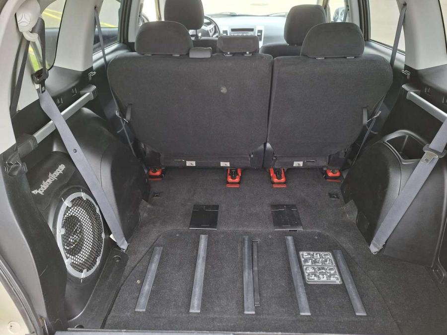 Mitsubishi Outlander 2010 in Vilnius, with an engine capacity of 2.18 L and mileage of 185 thousand km for 2800 €, photo 13 on AUTOMOTO.COM.LV