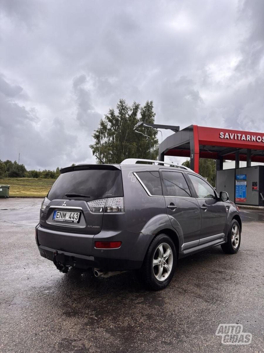 Mitsubishi Outlander 2010 Ignalina, ar dzinēja tilpumu 2.40 L un nobraukumu 250 tūkst. km par 1700 €, foto 4 vietnē AUTOMOTO.COM.LV