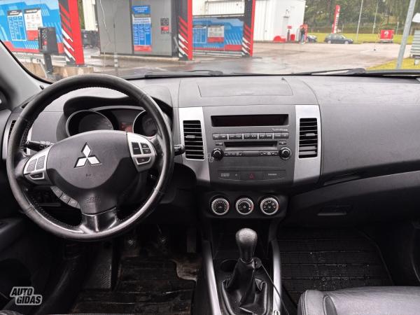 Mitsubishi Outlander 2010 Ignalina, ar dzinēja tilpumu 2.40 L un nobraukumu 250 tūkst. km par 1700 €, foto 5 vietnē AUTOMOTO.COM.LV