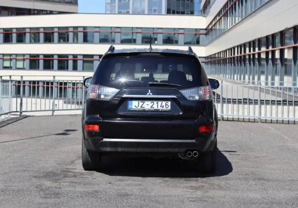 Mitsubishi Outlander 2011 Rīga, ar dzinēja tilpumu 2.20 L un nobraukumu 309 tūkst. km par 3680 €, foto 5 vietnē AUTOMOTO.COM.LV