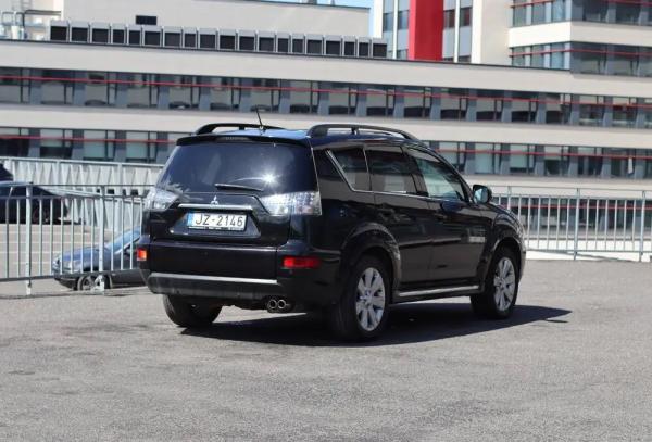 Mitsubishi Outlander 2011 Rīga, ar dzinēja tilpumu 2.20 L un nobraukumu 309 tūkst. km par 3680 €, foto 6 vietnē AUTOMOTO.COM.LV