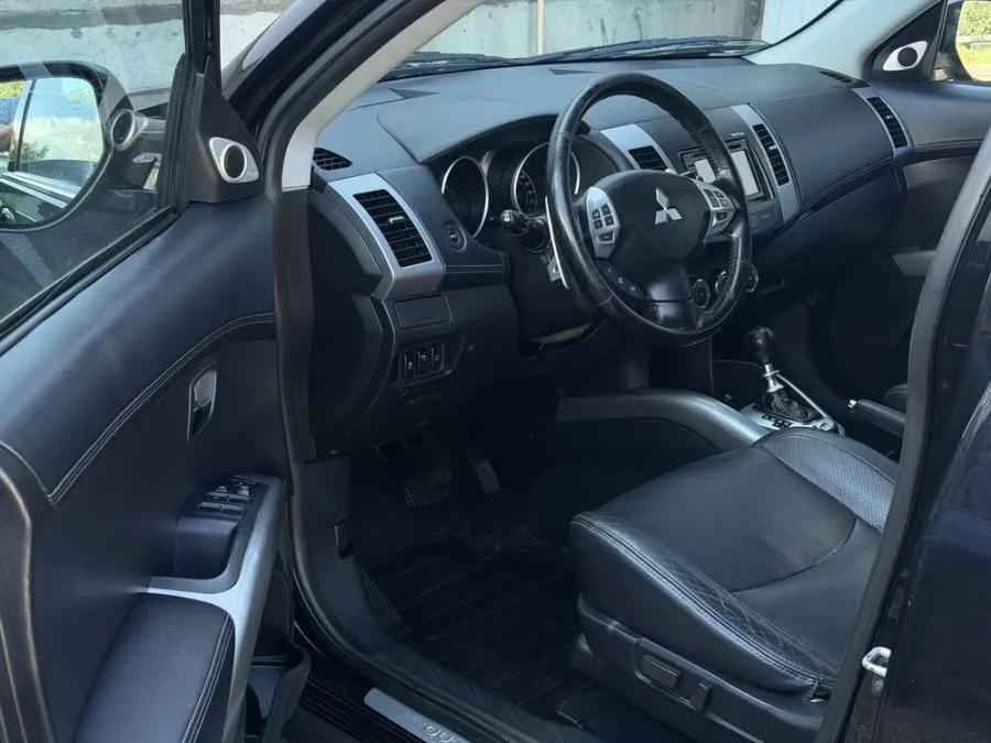 Mitsubishi Outlander 2011 Rīga, ar dzinēja tilpumu 2.20 L un nobraukumu 309 tūkst. km par 3680 €, foto 8 vietnē AUTOMOTO.COM.LV