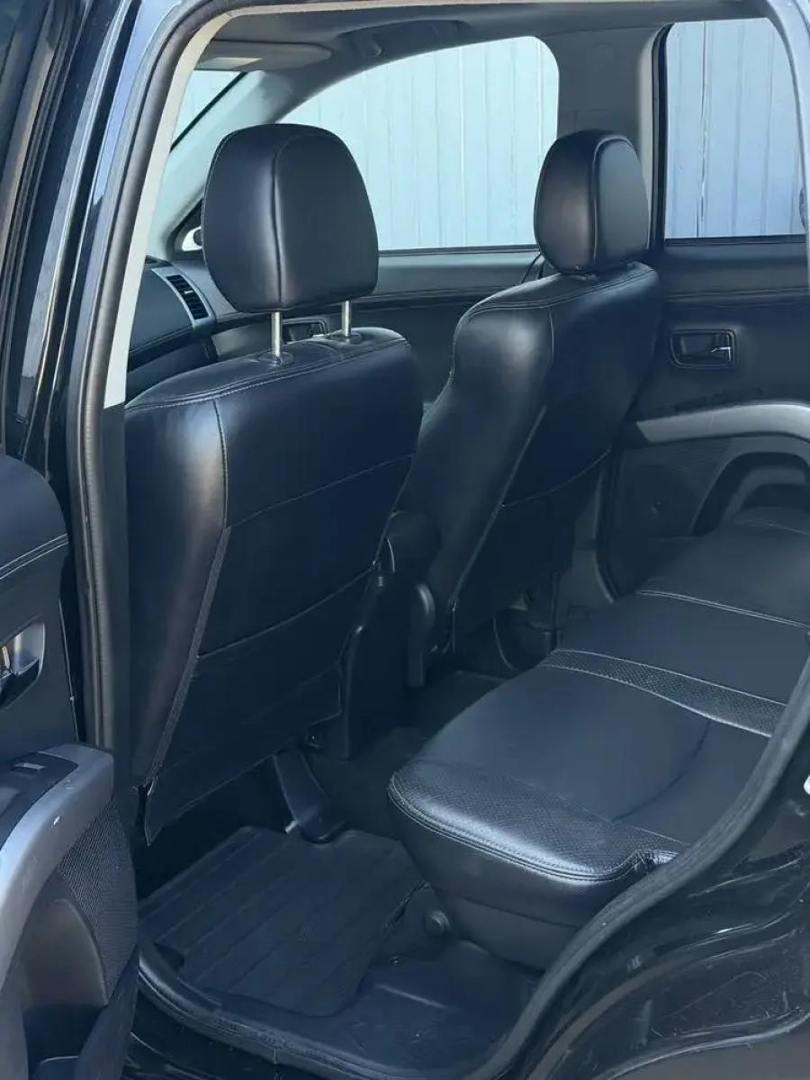 Mitsubishi Outlander 2011 Rīga, ar dzinēja tilpumu 2.20 L un nobraukumu 309 tūkst. km par 3680 €, foto 12 vietnē AUTOMOTO.COM.LV