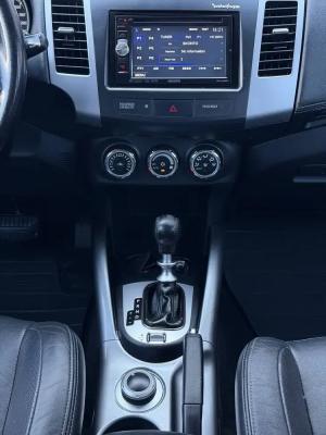 Mitsubishi Outlander 2011 Rīga, ar dzinēja tilpumu 2.20 L un nobraukumu 309 tūkst. km par 3680 €, foto 16 vietnē AUTOMOTO.COM.LV