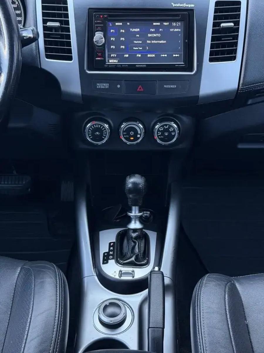 Mitsubishi Outlander 2011 Rīga, ar dzinēja tilpumu 2.20 L un nobraukumu 309 tūkst. km par 3680 €, foto 16 vietnē AUTOMOTO.COM.LV