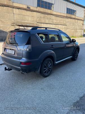 Mitsubishi Outlander 2011 Tallina, ar dzinēja tilpumu 2.20 L un nobraukumu 300 tūkst. km par 4500 €, foto 5 vietnē AUTOMOTO.COM.LV