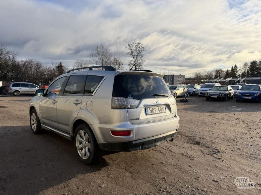 Mitsubishi Outlander 2012 Šakiai, ar dzinēja tilpumu 2.40 L un nobraukumu 276 tūkst. km par 3200 €, foto 5 vietnē AUTOMOTO.COM.LV