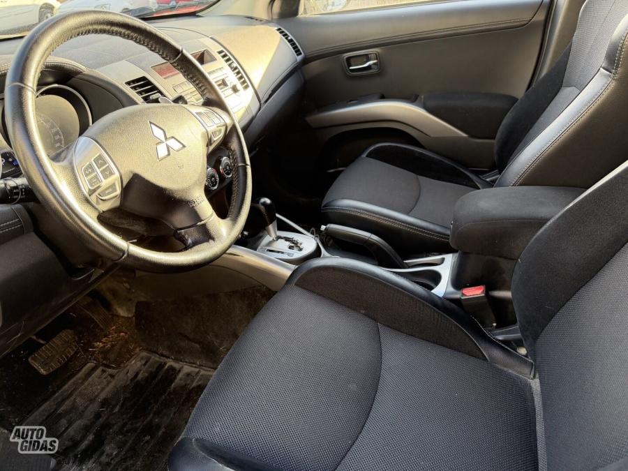 Mitsubishi Outlander 2012 Šakiai, ar dzinēja tilpumu 2.40 L un nobraukumu 276 tūkst. km par 3200 €, foto 8 vietnē AUTOMOTO.COM.LV