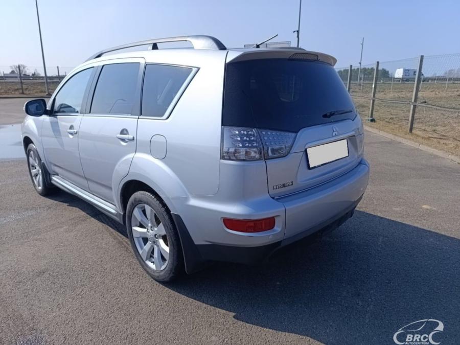 Mitsubishi Outlander 2012 Viļņa, ar dzinēja tilpumu 2.36 L un nobraukumu 170 tūkst. km par 3900 €, foto 3 vietnē AUTOMOTO.COM.LV