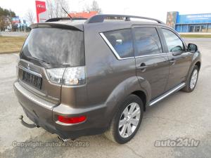 Mitsubishi Outlander 2012 in Viljandi, with an engine capacity of 2.20 L and mileage of 213 thousand km for 7990 €, photo 3 on AUTOMOTO.COM.LV