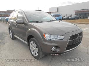 Mitsubishi Outlander 2012 in Viljandi, with an engine capacity of 2.20 L and mileage of 213 thousand km for 7990 €, photo 4 on AUTOMOTO.COM.LV