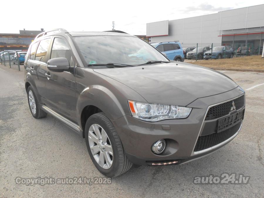 Mitsubishi Outlander 2012 in Viljandi, with an engine capacity of 2.20 L and mileage of 213 thousand km for 7990 €, photo 4 on AUTOMOTO.COM.LV