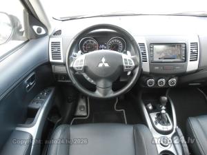 Mitsubishi Outlander 2012 in Viljandi, with an engine capacity of 2.20 L and mileage of 213 thousand km for 7990 €, photo 6 on AUTOMOTO.COM.LV