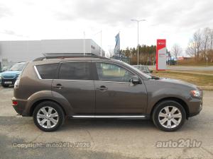Mitsubishi Outlander 2012 in Viljandi, with an engine capacity of 2.20 L and mileage of 213 thousand km for 7990 €, photo 25 on AUTOMOTO.COM.LV