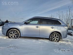 Mitsubishi Outlander 2013 Liepāja, ar dzinēja tilpumu 2.00 L un nobraukumu 227 tūkst. km par 9200 €, foto 8 vietnē AUTOMOTO.COM.LV
