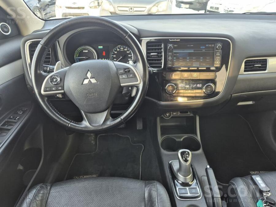 Mitsubishi Outlander 2013 Liepāja, ar dzinēja tilpumu 2.00 L un nobraukumu 227 tūkst. km par 9200 €, foto 17 vietnē AUTOMOTO.COM.LV