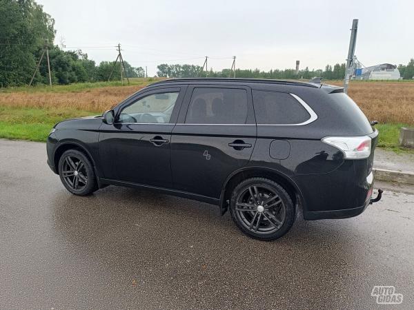 Mitsubishi Outlander 2013 in Jonava, with an engine capacity of 2.30 L and mileage of 241 thousand km for 8500 €, photo 3 on AUTOMOTO.COM.LV