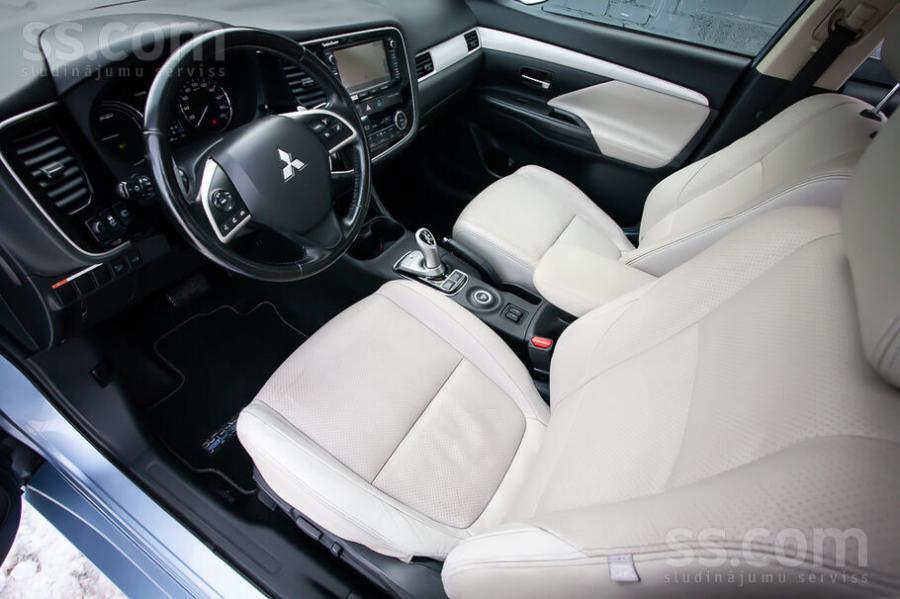 Mitsubishi Outlander 2013 in Tukums, with an engine capacity of 2.00 L and mileage of 0 thousand km for 8990 €, photo 12 on AUTOMOTO.COM.LV