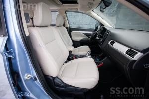 Mitsubishi Outlander 2013 in Tukums, with an engine capacity of 2.00 L and mileage of 0 thousand km for 8990 €, photo 13 on AUTOMOTO.COM.LV