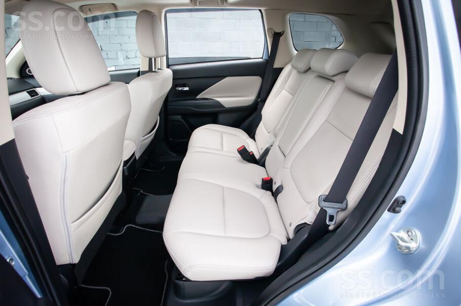 Mitsubishi Outlander 2013 in Tukums, with an engine capacity of 2.00 L and mileage of 0 thousand km for 8990 €, photo 15 on AUTOMOTO.COM.LV