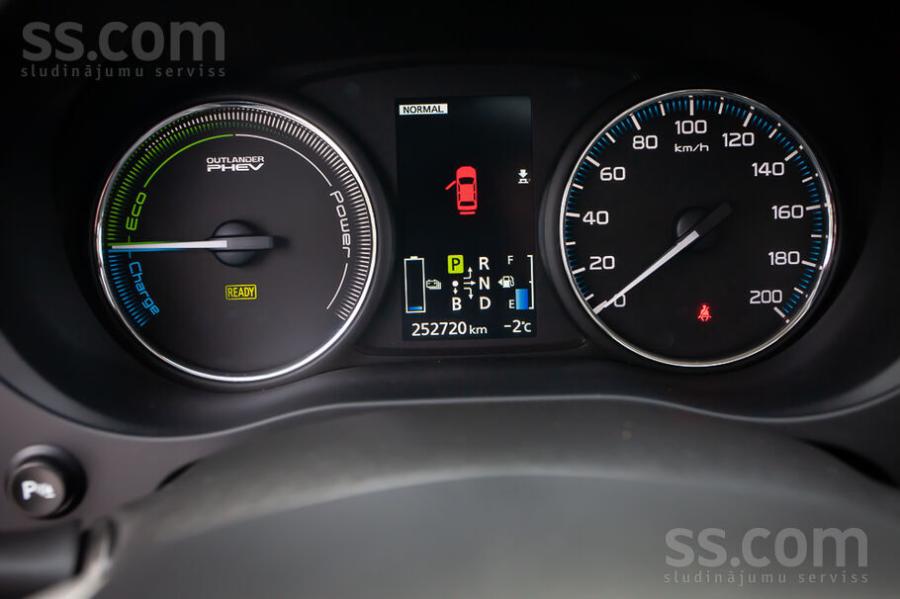 Mitsubishi Outlander 2013 in Tukums, with an engine capacity of 2.00 L and mileage of 0 thousand km for 8990 €, photo 20 on AUTOMOTO.COM.LV