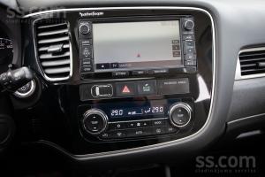 Mitsubishi Outlander 2013 in Tukums, with an engine capacity of 2.00 L and mileage of 0 thousand km for 8990 €, photo 28 on AUTOMOTO.COM.LV