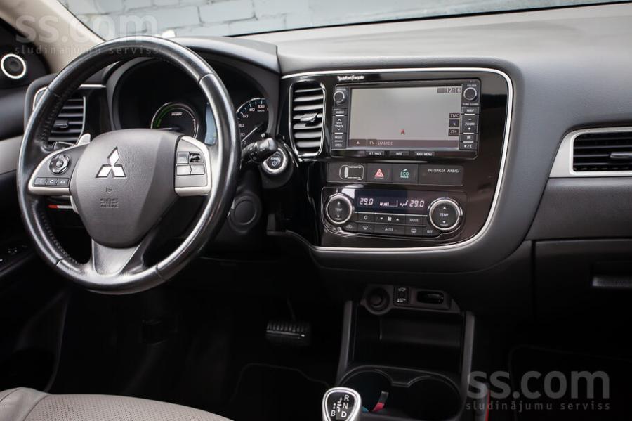 Mitsubishi Outlander 2013 in Tukums, with an engine capacity of 2.00 L and mileage of 0 thousand km for 8990 €, photo 29 on AUTOMOTO.COM.LV