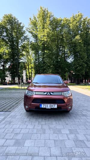 Mitsubishi Outlander 2013 Tallina, ar dzinēja tilpumu 2.00 L un nobraukumu 162 tūkst. km par 9990 €, foto 5 vietnē AUTOMOTO.COM.LV