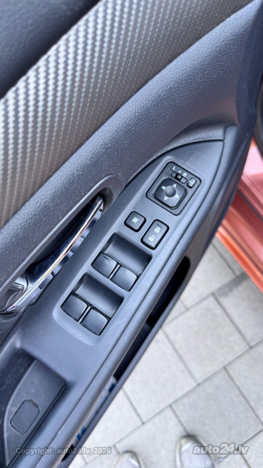 Mitsubishi Outlander 2013 Tallina, ar dzinēja tilpumu 2.00 L un nobraukumu 162 tūkst. km par 9990 €, foto 12 vietnē AUTOMOTO.COM.LV