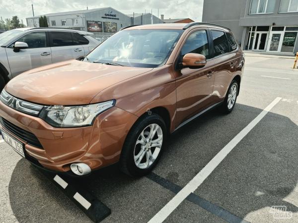 Mitsubishi Outlander 2013 Kauņa vietnē Mitsubishi Outlander 2013 Kauņa, ar dzinēja tilpumu 2.00 L un nobraukumu 215 tūkst. km par 6800 €, foto 4 vietnē AUTOMOTO.COM.LV