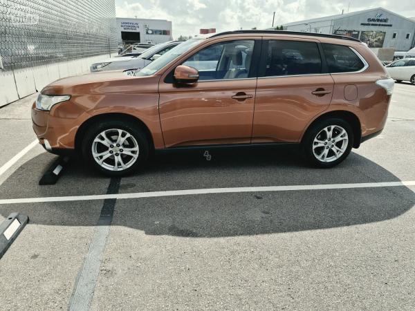 Mitsubishi Outlander 2013 Kauņa vietnē Mitsubishi Outlander 2013 Kauņa, ar dzinēja tilpumu 2.00 L un nobraukumu 215 tūkst. km par 6800 €, foto 5 vietnē AUTOMOTO.COM.LV