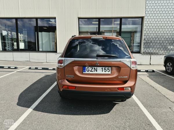 Mitsubishi Outlander 2013 Kauņa vietnē Mitsubishi Outlander 2013 Kauņa, ar dzinēja tilpumu 2.00 L un nobraukumu 215 tūkst. km par 6800 €, foto 6 vietnē AUTOMOTO.COM.LV