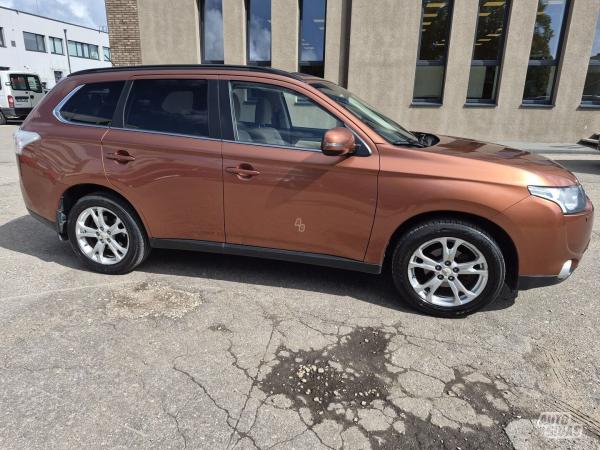 Mitsubishi Outlander 2013 Kauņa vietnē Mitsubishi Outlander 2013 Kauņa, ar dzinēja tilpumu 2.00 L un nobraukumu 215 tūkst. km par 6800 €, foto 7 vietnē AUTOMOTO.COM.LV