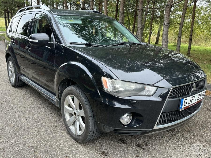 Mitsubishi Outlander 2013 in Vilnius, with an engine capacity of 2.20 L and mileage of 283 thousand km for 4350 €, photo 3 on AUTOMOTO.COM.LV