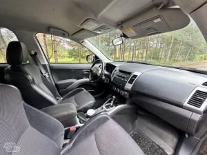 Mitsubishi Outlander 2013 in Vilnius, with an engine capacity of 2.20 L and mileage of 283 thousand km for 4350 €, photo 9 on AUTOMOTO.COM.LV