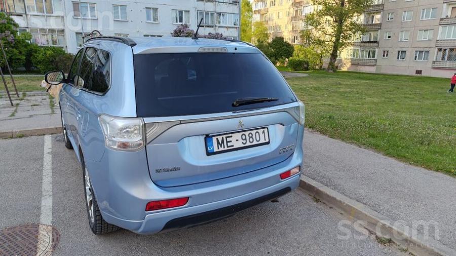 Mitsubishi Outlander 2014 Rīga, ar dzinēja tilpumu 2.00 L un nobraukumu 229 tūkst. km par 2000 €, foto 3 vietnē AUTOMOTO.COM.LV