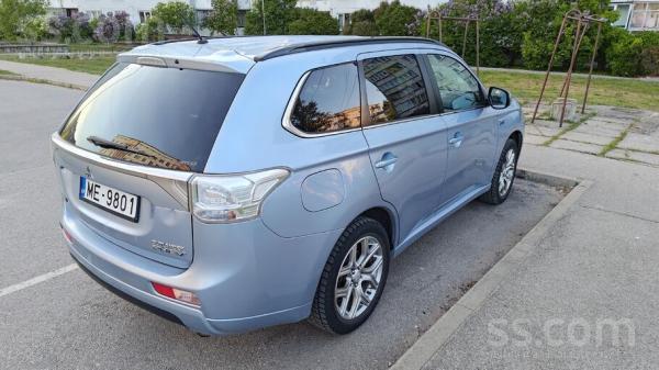 Mitsubishi Outlander 2014 Rīga, ar dzinēja tilpumu 2.00 L un nobraukumu 229 tūkst. km par 2000 €, foto 4 vietnē AUTOMOTO.COM.LV