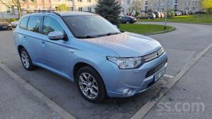 Mitsubishi Outlander 2014 Rīga, ar dzinēja tilpumu 2.00 L un nobraukumu 229 tūkst. km par 2000 €, foto 5 vietnē AUTOMOTO.COM.LV