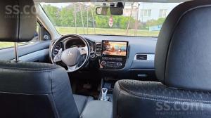 Mitsubishi Outlander 2014 Rīga, ar dzinēja tilpumu 2.00 L un nobraukumu 229 tūkst. km par 2000 €, foto 13 vietnē AUTOMOTO.COM.LV