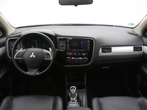 Mitsubishi Outlander 2014 in Vilnius, with an engine capacity of 2.00 L and mileage of 207 thousand km for 9999 €, photo 3 on AUTOMOTO.COM.LV
